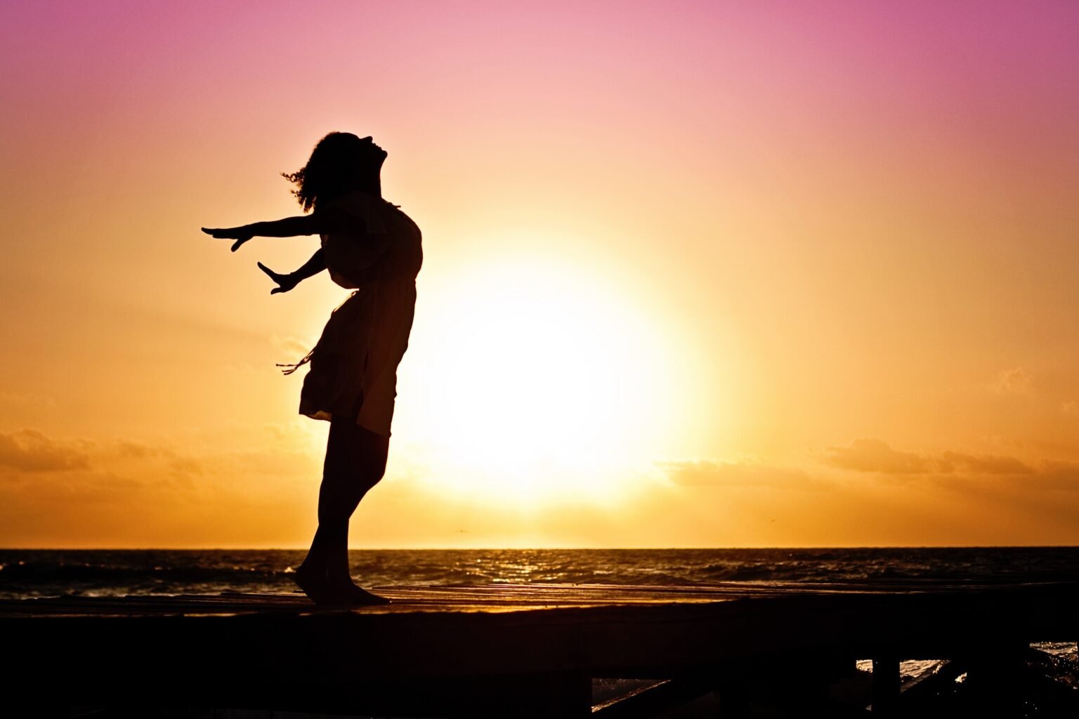 9 Proven Wellness Benefits of Sun Gazing for you - Written By Shweta